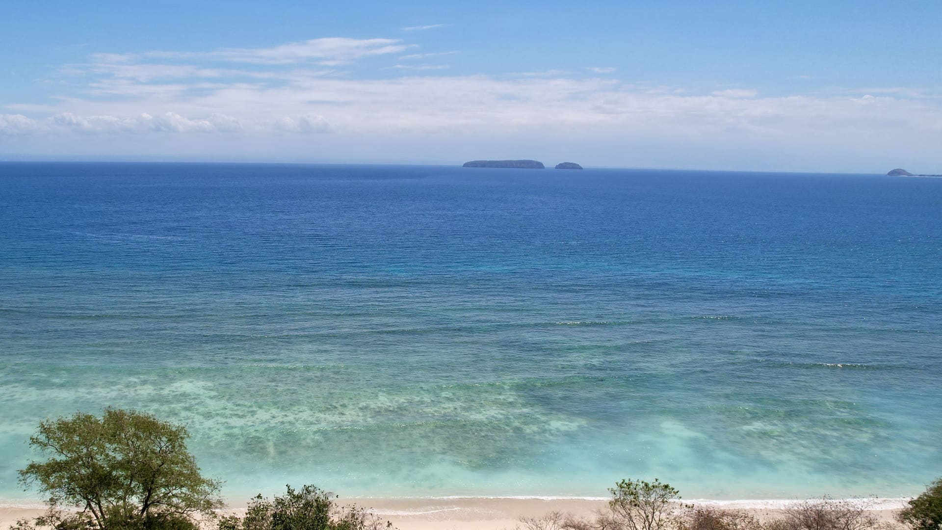 Rinjani Bay - Sumbawa, Indonesia | When Nature Meets Nurture