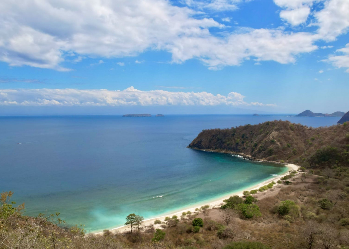 Rinjani Bay - Sumbawa, Indonesia | When Nature Meets Nurture